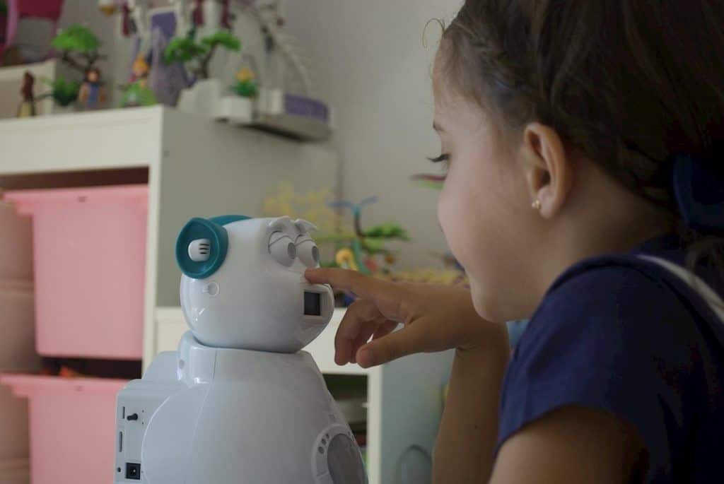 AISoy1 el robot español que ayuda a niños con autismo